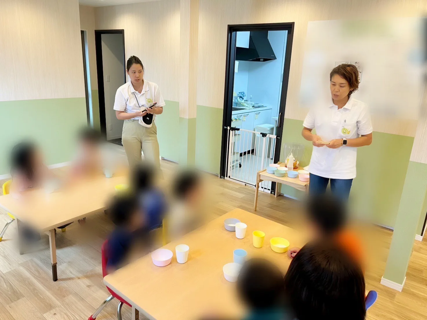 氷の実験？？ | Apple Junior（児童発達支援・放課後等デイサービス）